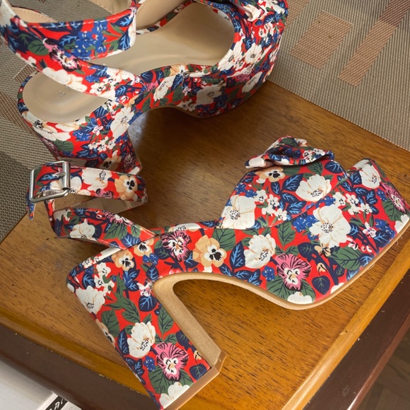 BAMBOO | Shoes | Platform Flower Block Heel Sandals | Poshmark
